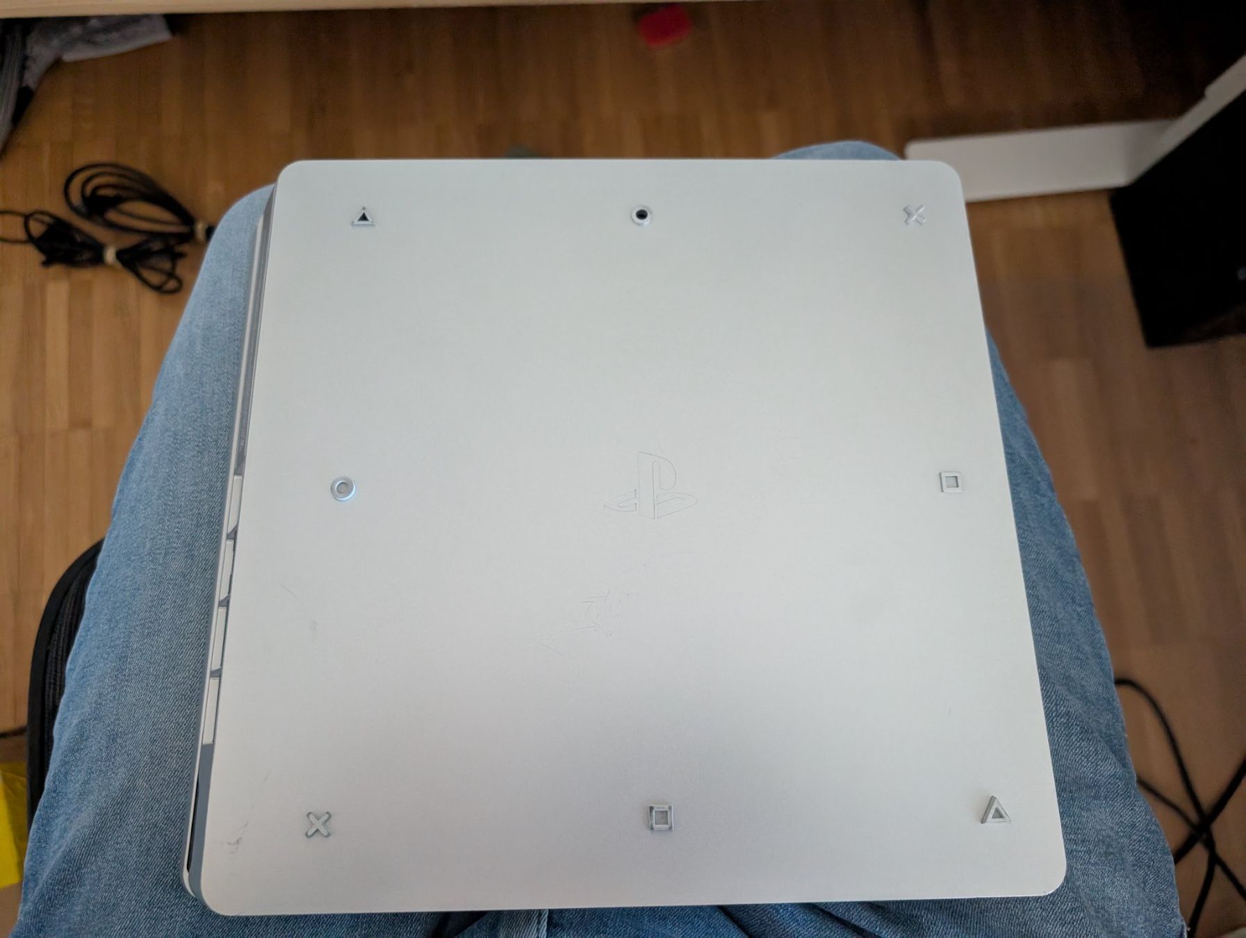 Playstation 4 Slim Console Silver +2 Controllers +2 Games (Gebraucht ...