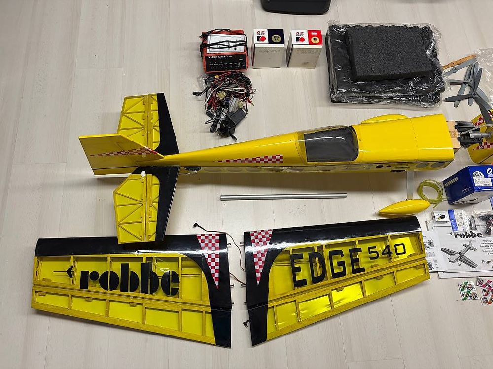 Corsair F4U & Edge 540 Komplettpaket (Gebraucht) in Lugnorre für CHF ...