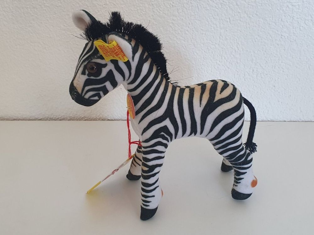 Steiff Zebra (Neu (gemäss Beschreibung)) in Greppen für CHF 25 – mit ...