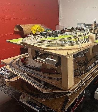Grosse Märklin Modell HO Eisenbahn Komplett Anlage (Gebraucht) in ...