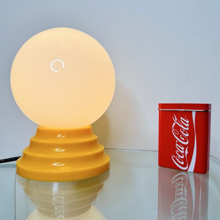 Cult vintage Ball Lamp - Yellow Base - 70er Mid-Century (Gebraucht) in ...