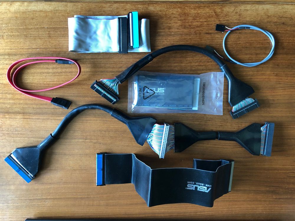 Sata IDE Floppy Kabel Computer Diverse 7x | Kaufen auf Ricardo
