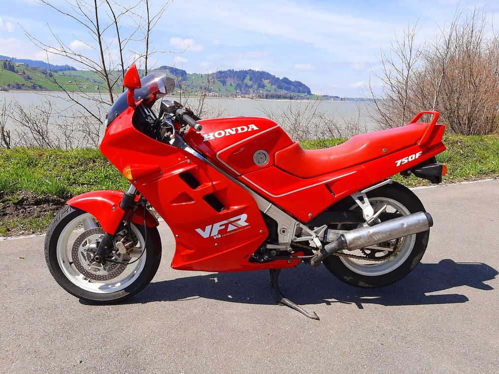 VFR 750 F RC 24 | Kaufen auf Ricardo