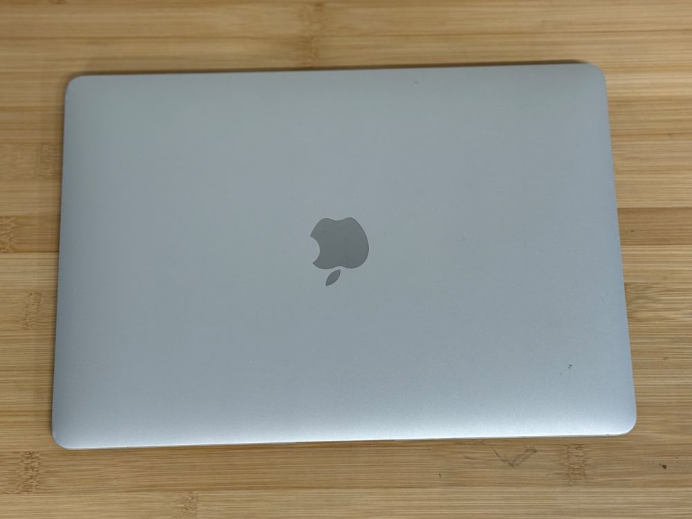 Apple MacBook Air 13" 2020, Core i3, 256GB, 8GB, Silber (Gebraucht) in ...