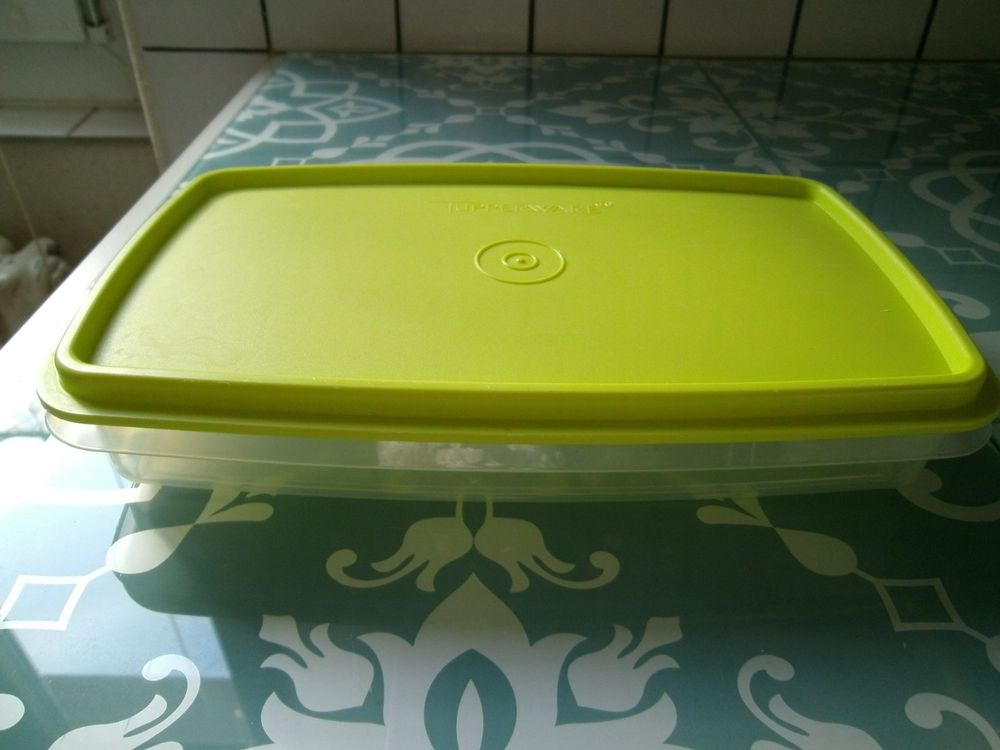 Boîte Tupperware rectangulaire (Gebraucht) in für CHF 3 – mit Lieferung ...