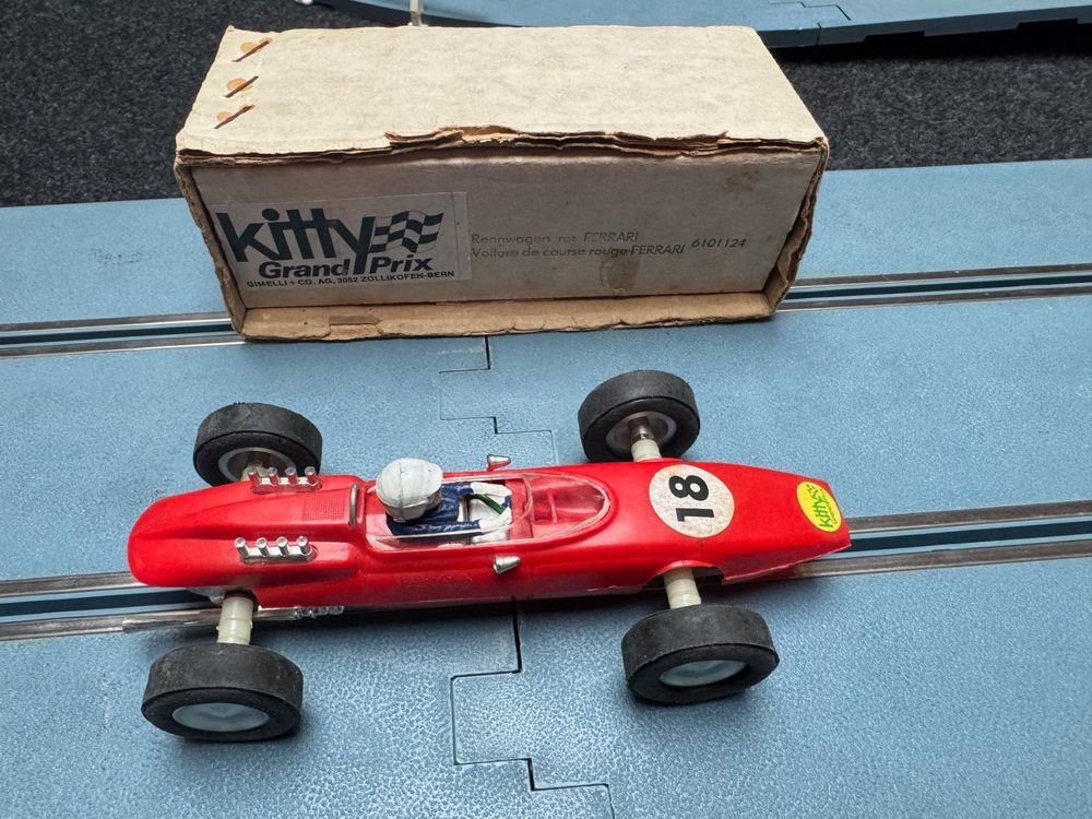 Kitty Grand Prix Rennwagen Ferrari Rot Slotcar (Gebraucht) in Mühlethal ...