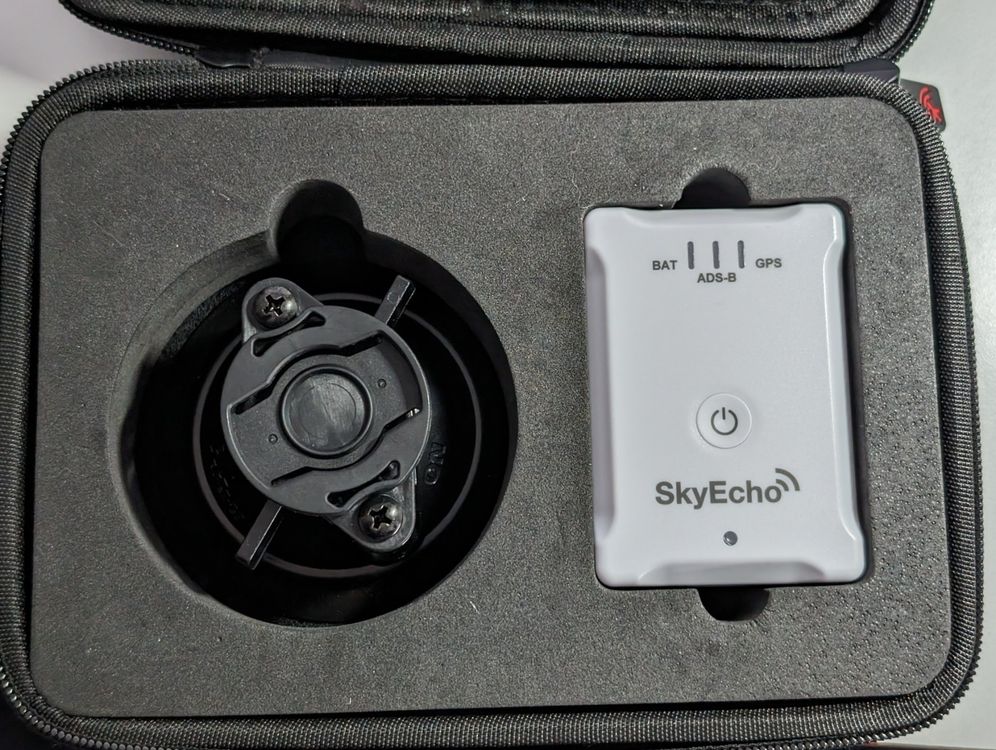 uAvionix Sky Echo 2 Portable ADSB Receiver (Gebraucht) in Fribourg für ...