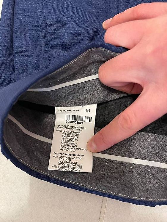 Costume Slim Fit très peu porté, taille 48 (D'occasion) à Collombey ...