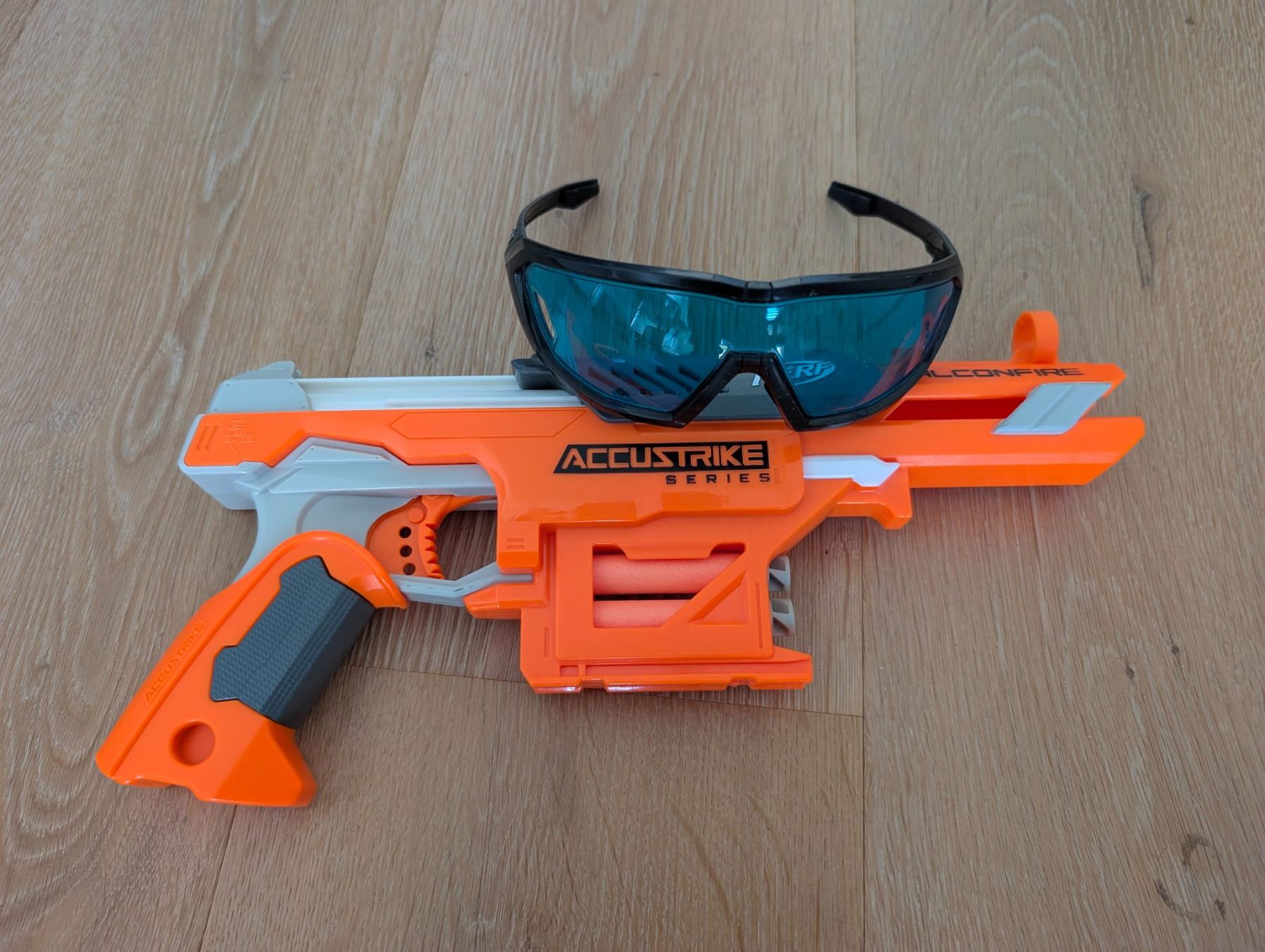 NERF Accustrike Falconfire – Top Präzision – Inkl. Schutzbri (Gebraucht ...