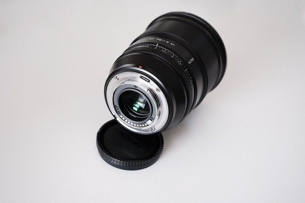 Viltrox AF 75mm F1.2 XF Pro pour Fujifilm X + Caruba (D'occasion) à ...
