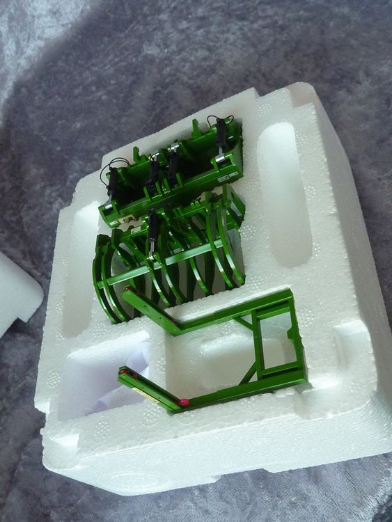 Frontlader Werkzeugset B John Deere grün 1:32 (Neu (gemäss Beschreibung ...