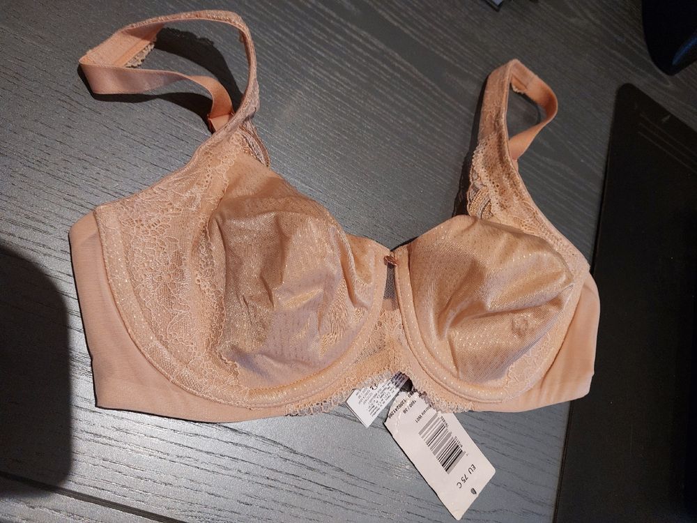 BH Triumph 75C (Neu und originalverpackt) in Hausen AG für CHF 20 – mit ...