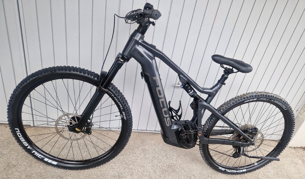 750wh Focus Thron 2 Ebike Fully L rahme UVP 5699chf (Gebraucht) in Wil ...