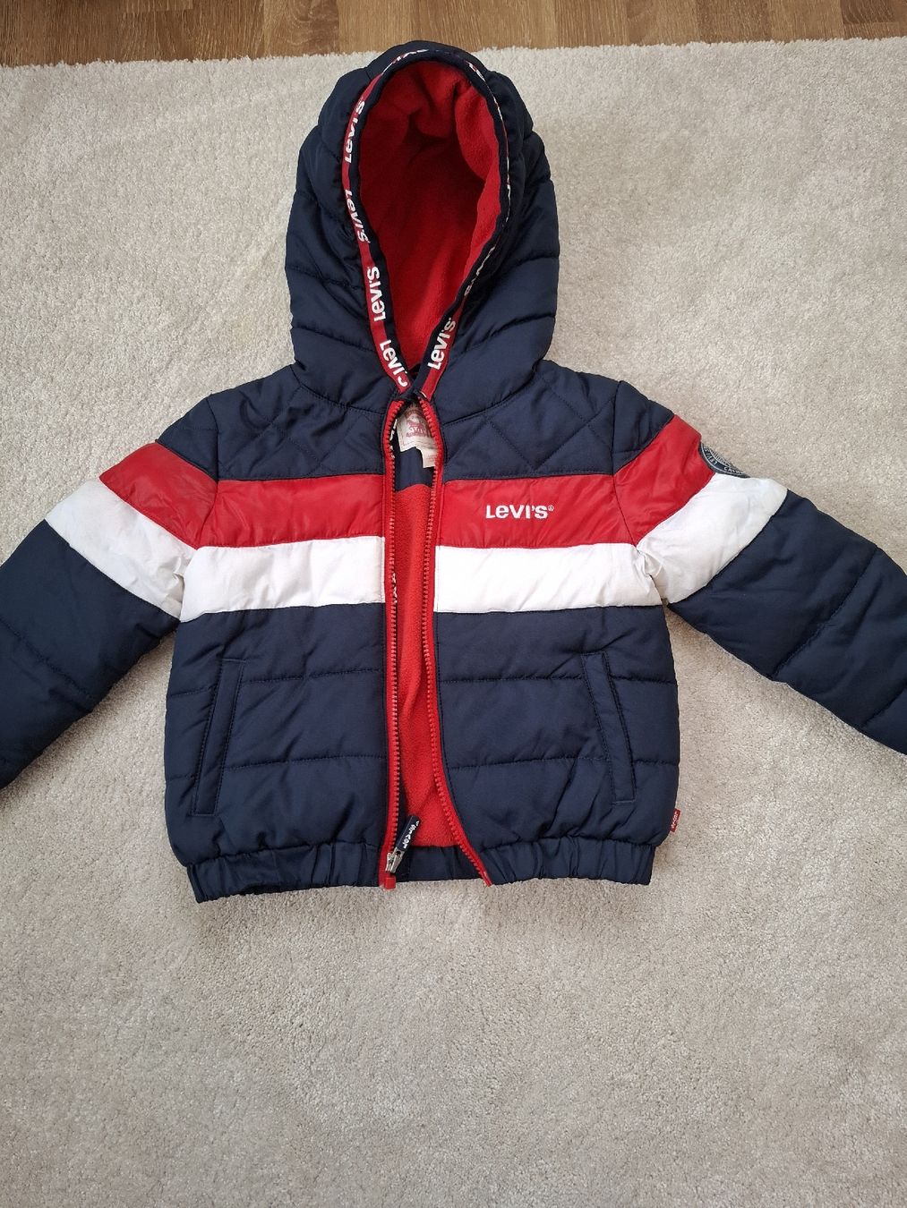 Levis Winterjacke Gr. 98 (Neu (gemäss Beschreibung)) in Netstal für CHF ...