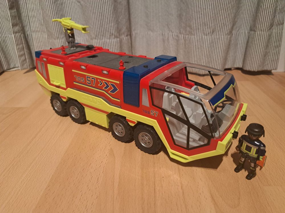 Playmobil Flughafenlöschfahrzeug inkl. Jeep 70557 (Gebraucht) in ...