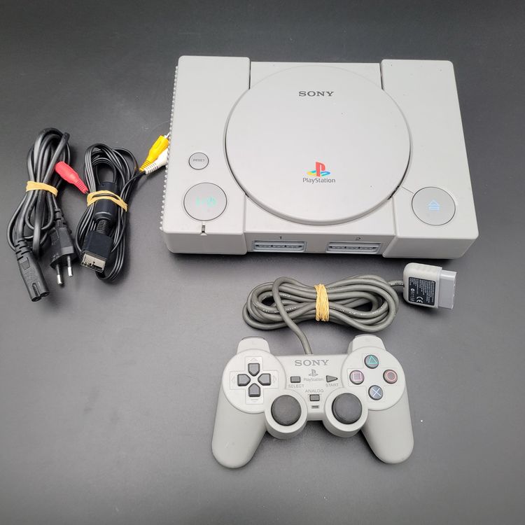 PS1 Konsole (1403) (Gebraucht) in Domat/Ems für CHF 79.9 – mit ...