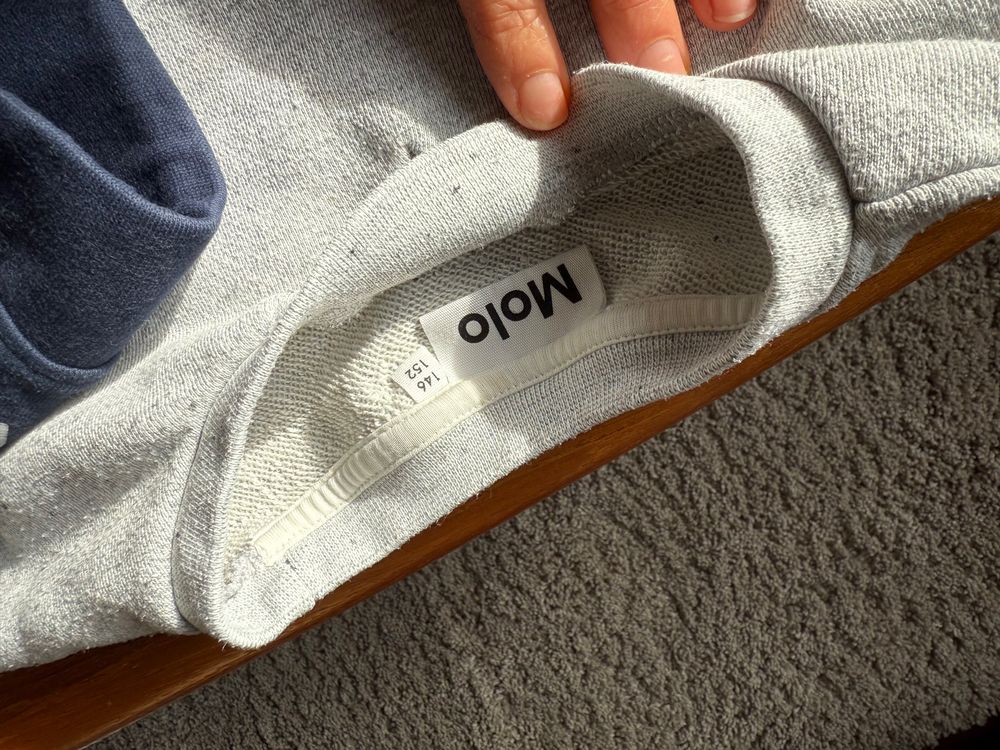 Pulli Molo, Trainerhose Okaïdi Gr. 134/140 (Gebraucht) in Russikon für ...
