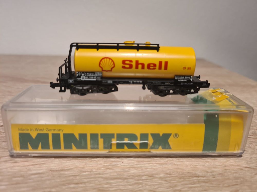 Minitrix Kesselwagen 3551 Shell N (Gebraucht) in St-Aubin-Sauges für ...