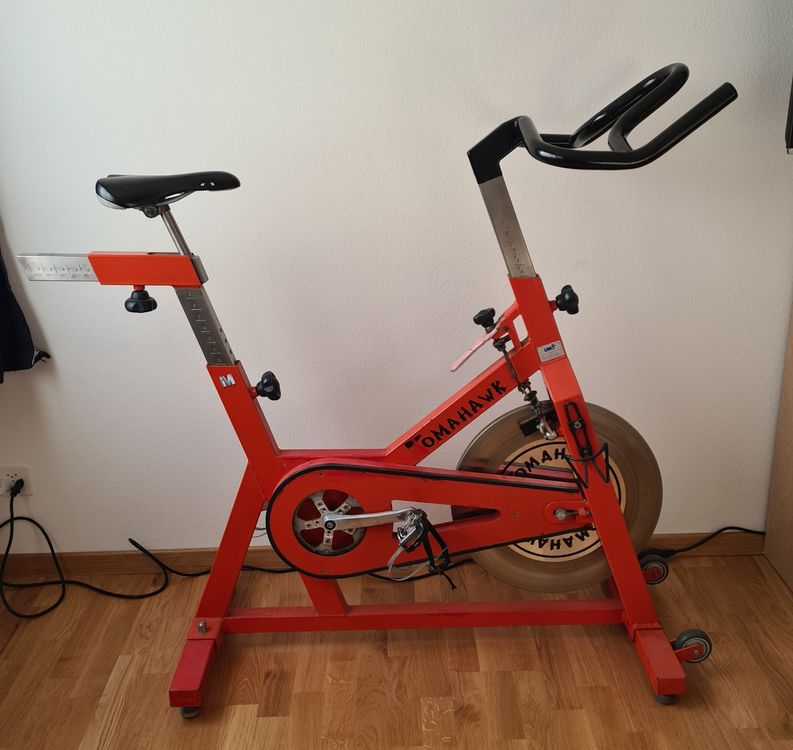 Indoor Velo Spinningbike "Tomahawk" für Zuhause (Gebraucht) in ...