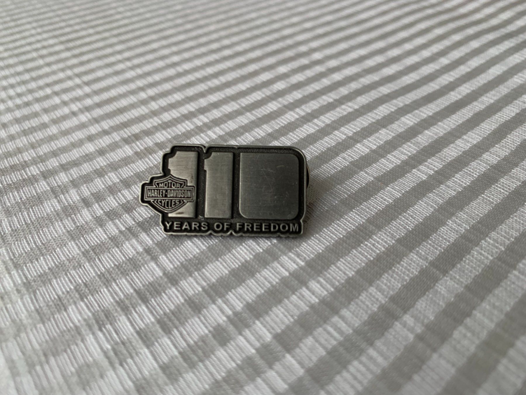 Harley-Davidson Pin, 110 Years of Freedom, Sammlerstück (Neu (gemäss ...