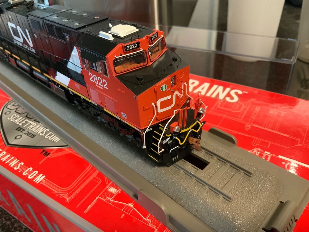SCALE TRAINS GEVO ES44AC - CN + ESU LOK | Acheter sur Ricardo