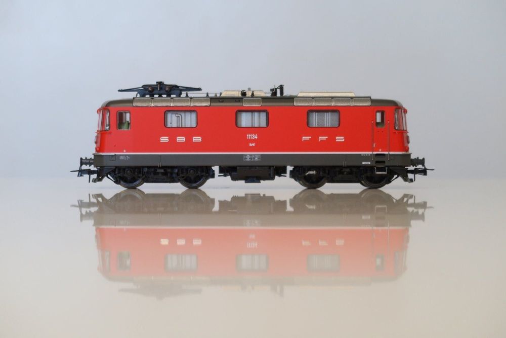 Roco SBB Re 4/4 II 11134, digital ESU V5 (Gebraucht) in für CHF 250 ...