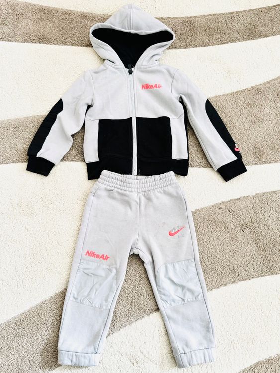 NIKE SPORT SET (Gebraucht) in Zürich für CHF 16 – mit Lieferung auf ...
