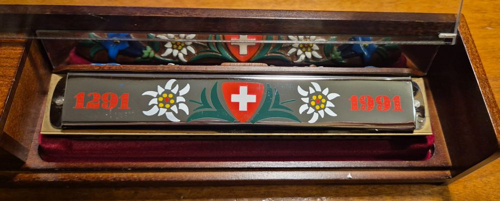 Reuge Spieluhr mit Mundharmonika zur 700 Jahrfeier Schweiz (Gebraucht ...