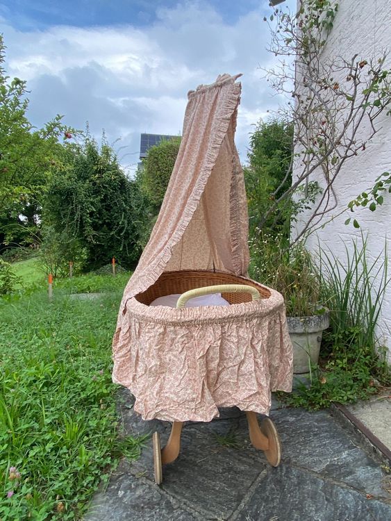 Stubenwagen mit Deko (Gebraucht) in für CHF 30 – nur Abholung auf ...