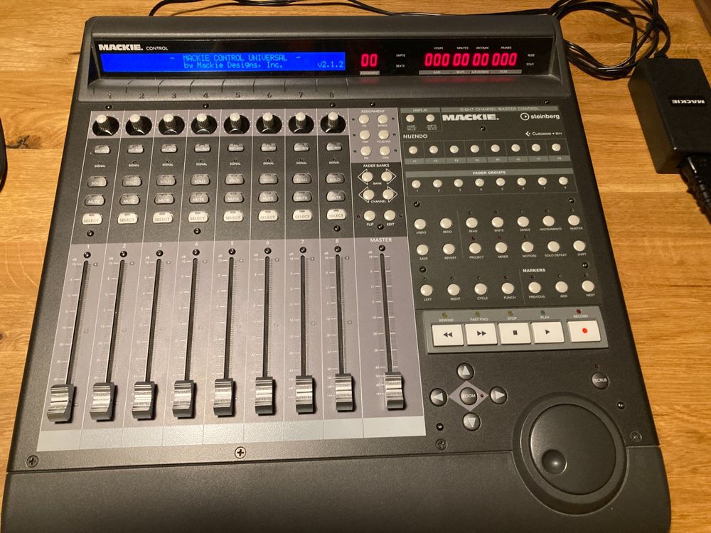 Mackie Control Universal 8-Channel MIDI-Controller | Kaufen auf Ricardo