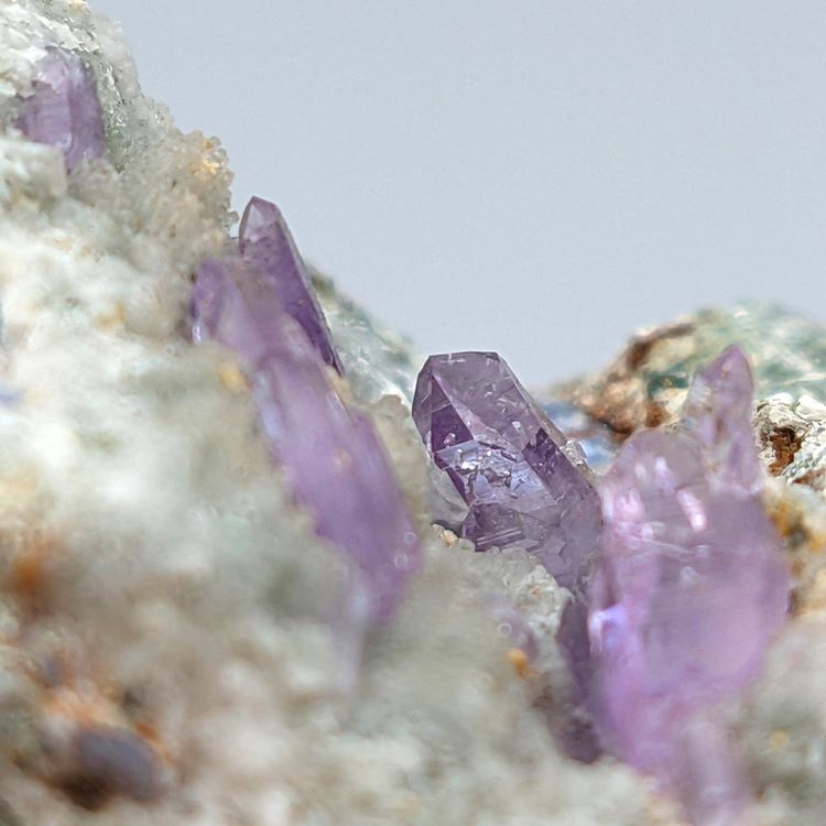 Seltener italienischer AMETHYST-ZEPTER auf GRÜNEM CHALCEDON (Neu (gemäss Beschreibung)) in ...