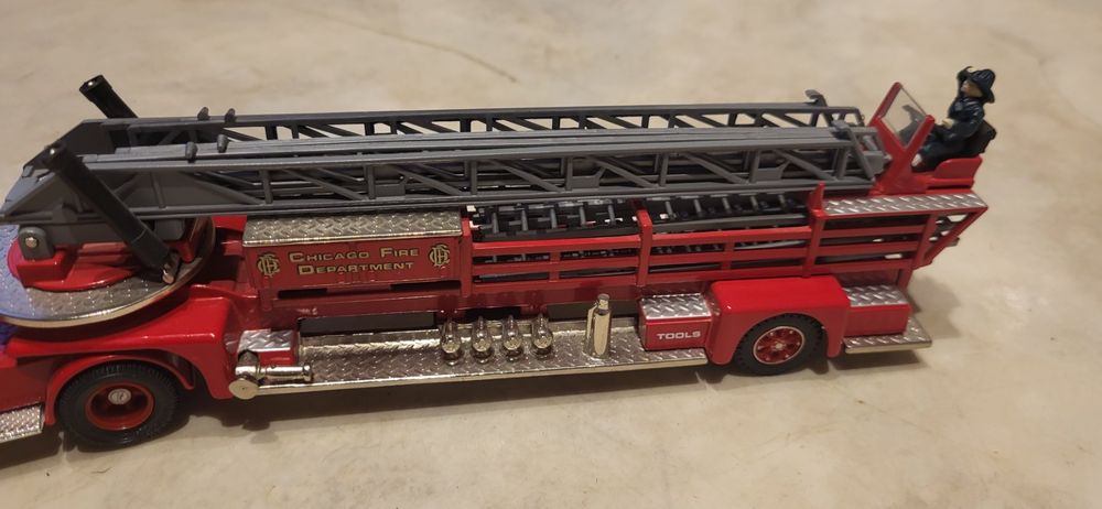 Corgi 1/50 Mack B Fire Ladder Truck Chicago Feuerwehr (Gebraucht) in ...