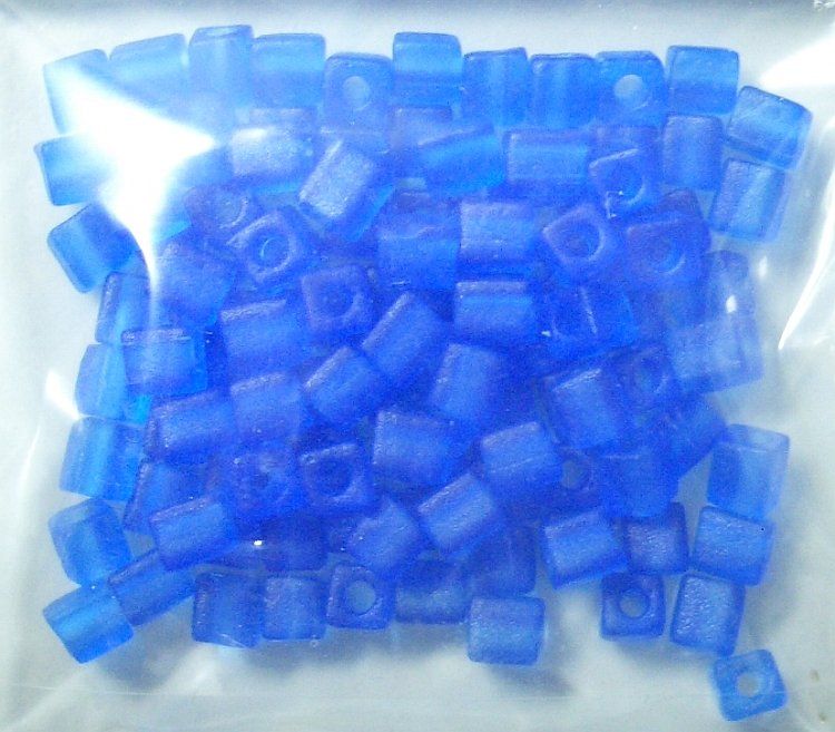 Glaswürfeli Blau matt 4 mm (Neu und originalverpackt) in Gunzwil für CHF 2 – mit Lieferung auf ...