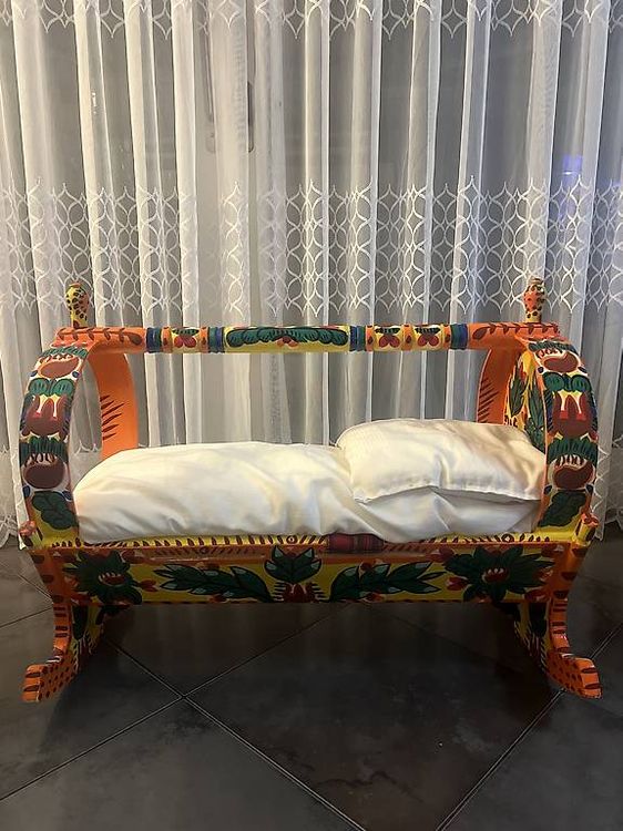 Traditionelle Babywiege, handgefertigt Beshik (Djep) (Gebraucht) in ...