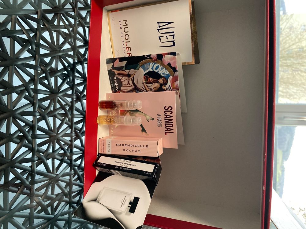 Mini Parfum Set 1 (Alien, Sisley etc.) (Neu (gemäss Beschreibung)) in ...