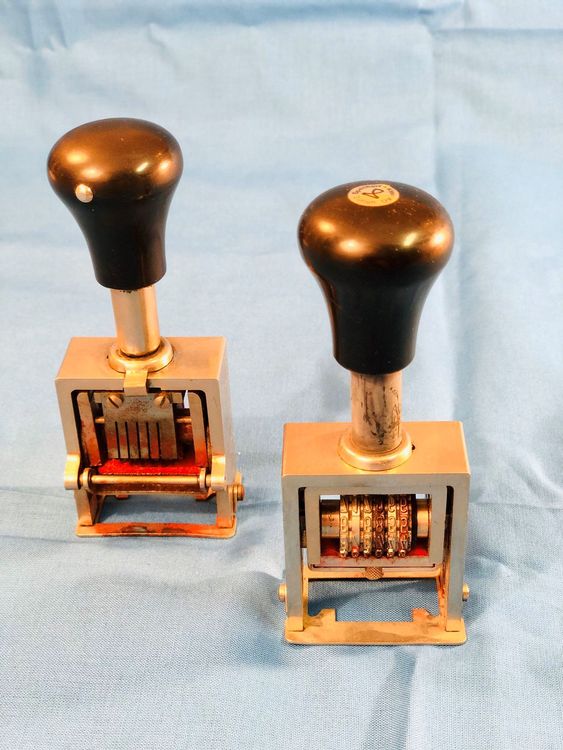 Ab 1.- 2 antike Stempel, old school (Antik) in Oberaach für CHF 21 ...