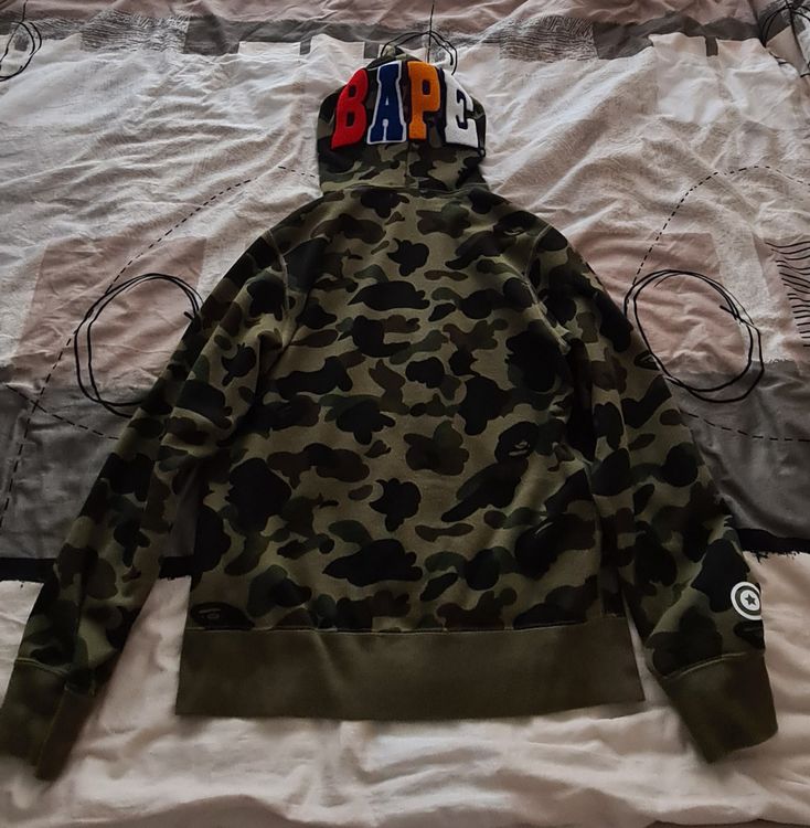Authentic BAPE - A Bathing Ape Hoodie | Kaufen auf Ricardo