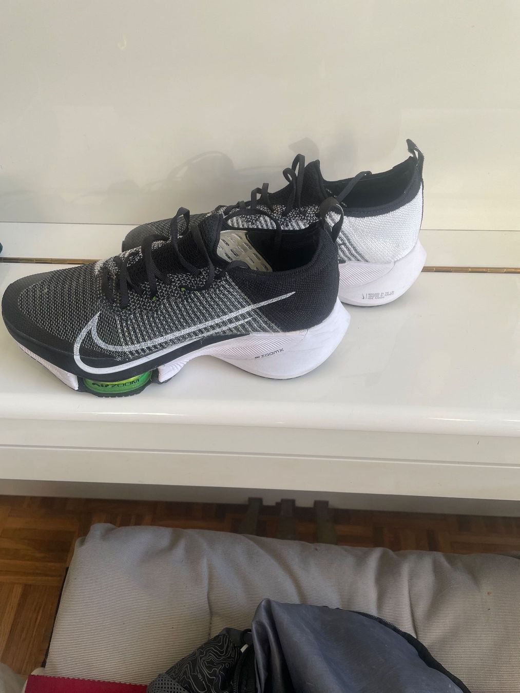 Baskets Nike ZoomX Invincible Run Flyknit 42, parfait pou... (Gebraucht ...
