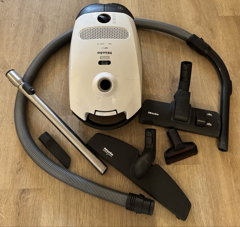Miele S2121 Staubsauger, 1600W, viel Zubehör (Gebraucht) in Rombach für ...