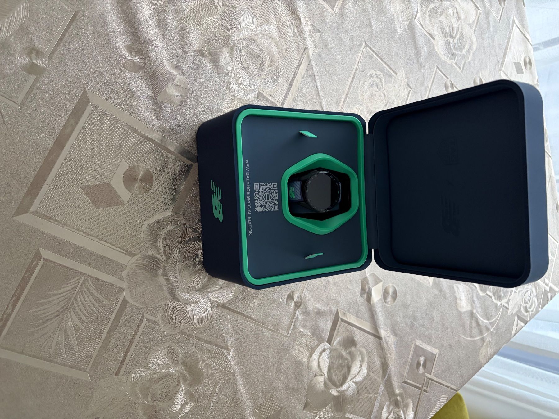 Tag Heuer Connected Calibre E5 X New Balance (Neu (gemäss Beschreibung ...