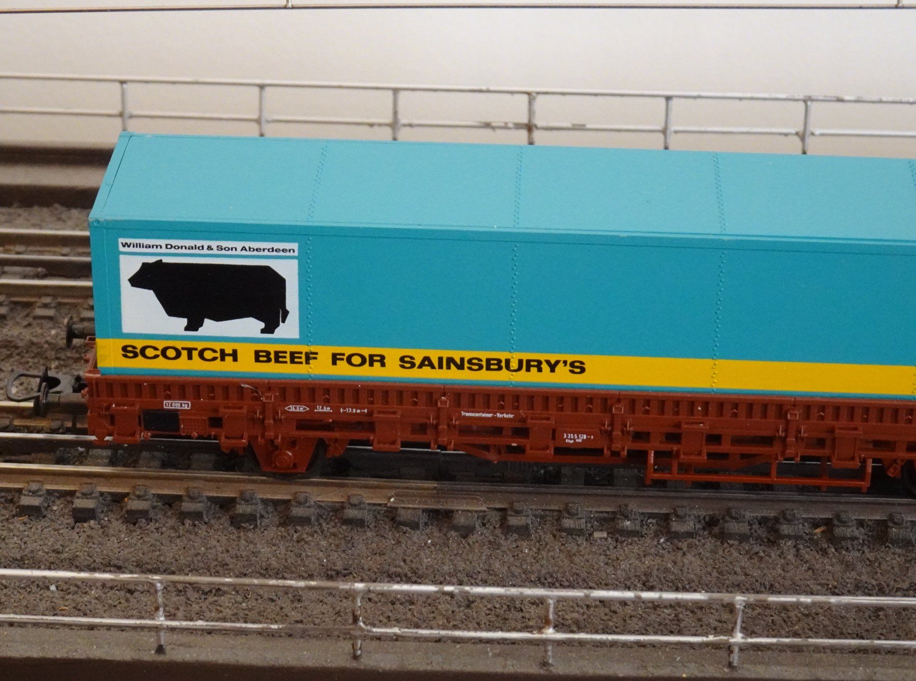 Roco 4399A Rungenwagen 2 Achsen Scotch beef for Sainsbury's (Gebraucht ...