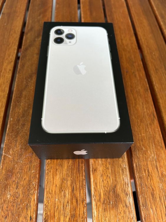 iPhone 11 Pro, Silver, 64GB | Kaufen auf Ricardo