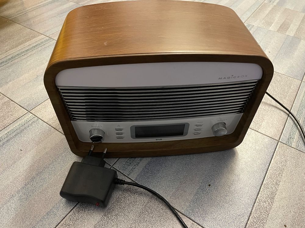 Magic Box DAB Radio in Retrolook (Gebraucht) in für CHF 16 – mit ...