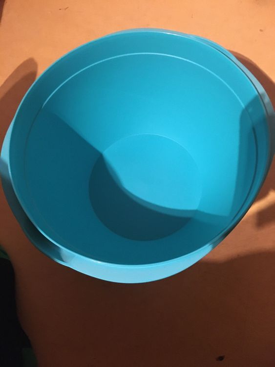Tupperware Grosse Schüssel m.Deckel 10 Liter (Gebraucht) in Sumiswald ...