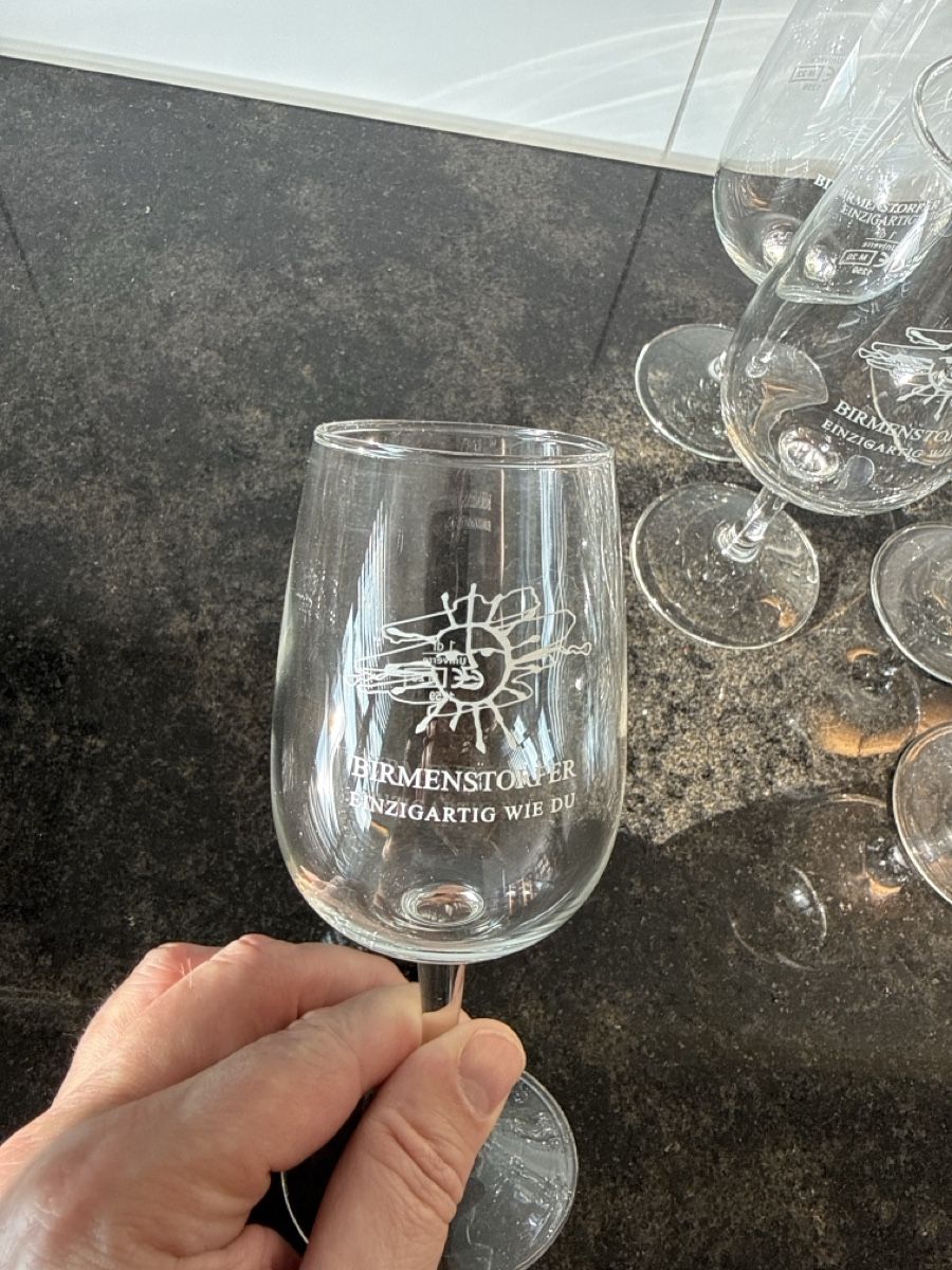 9 Birmenstorfer Weingläser & 2 Krüge "einzigartig" (Gebraucht) in ...