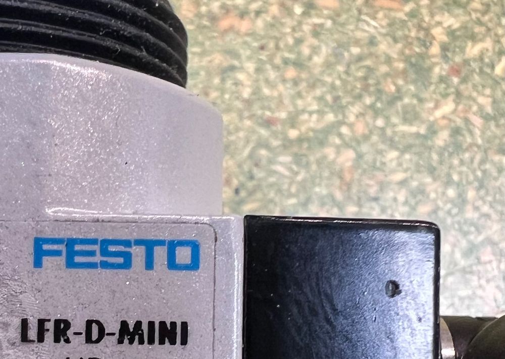 Festo Druckreduzierventil LFR-D-MINI mit Abscheider | Kaufen auf Ricardo