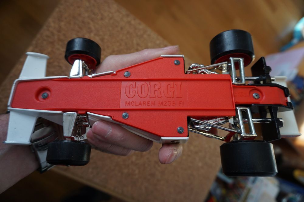 Corgi McLaren M23B F-1 1:18 TOP !!!!!!!!!!!! (Gebraucht) in Reiden für ...
