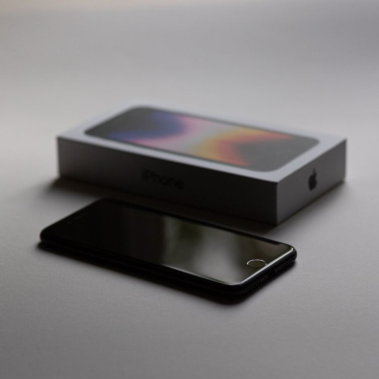 iPhone SE 2020 64GB (Gebraucht) in Schaffhausen für CHF 106 – mit ...