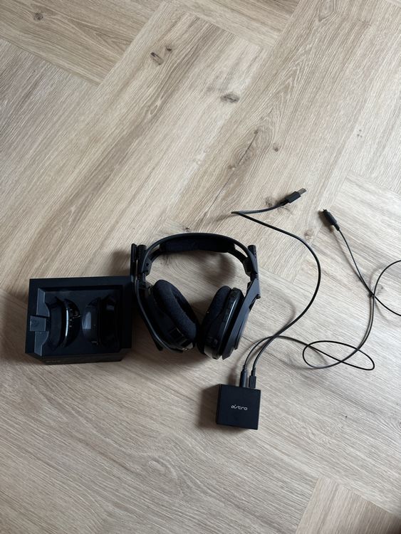 Astro A50 Headset inkl. Basis und PS5 Splitter | Kaufen auf Ricardo