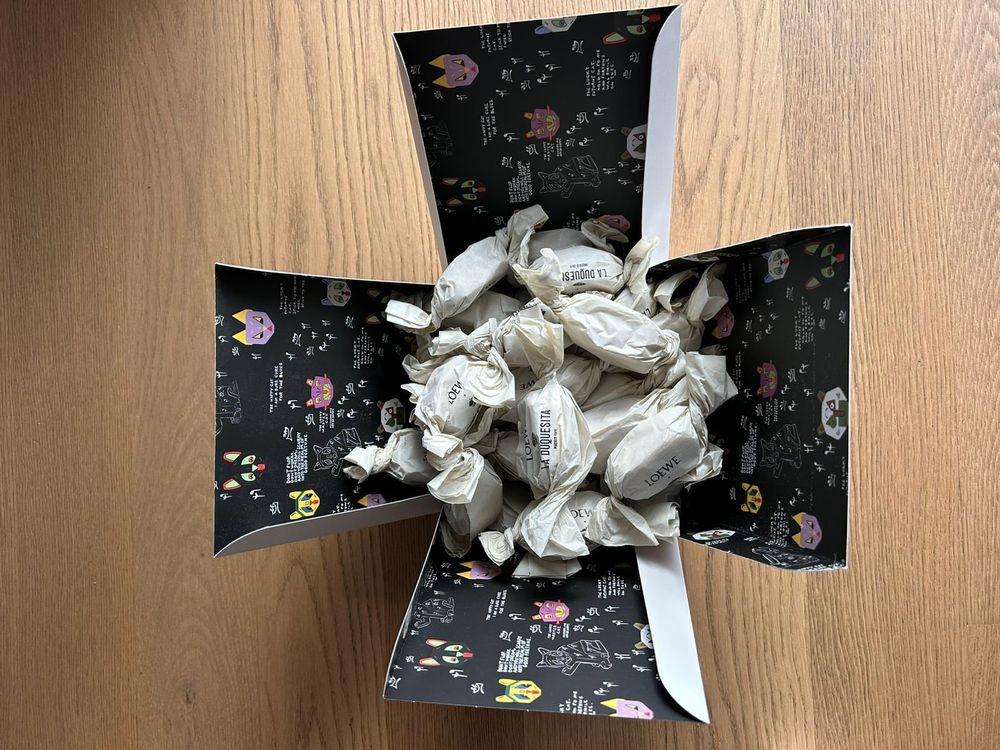 LOEWE x La Duquesita Polvorones (Spanish shortbread) (Neu und ...